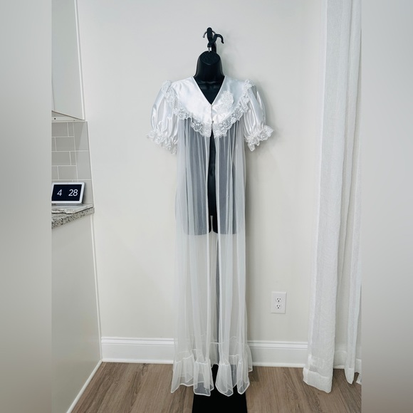 Vintage | Intimates & Sleepwear | Rare Vintage Dainty Sheer Lace House ...